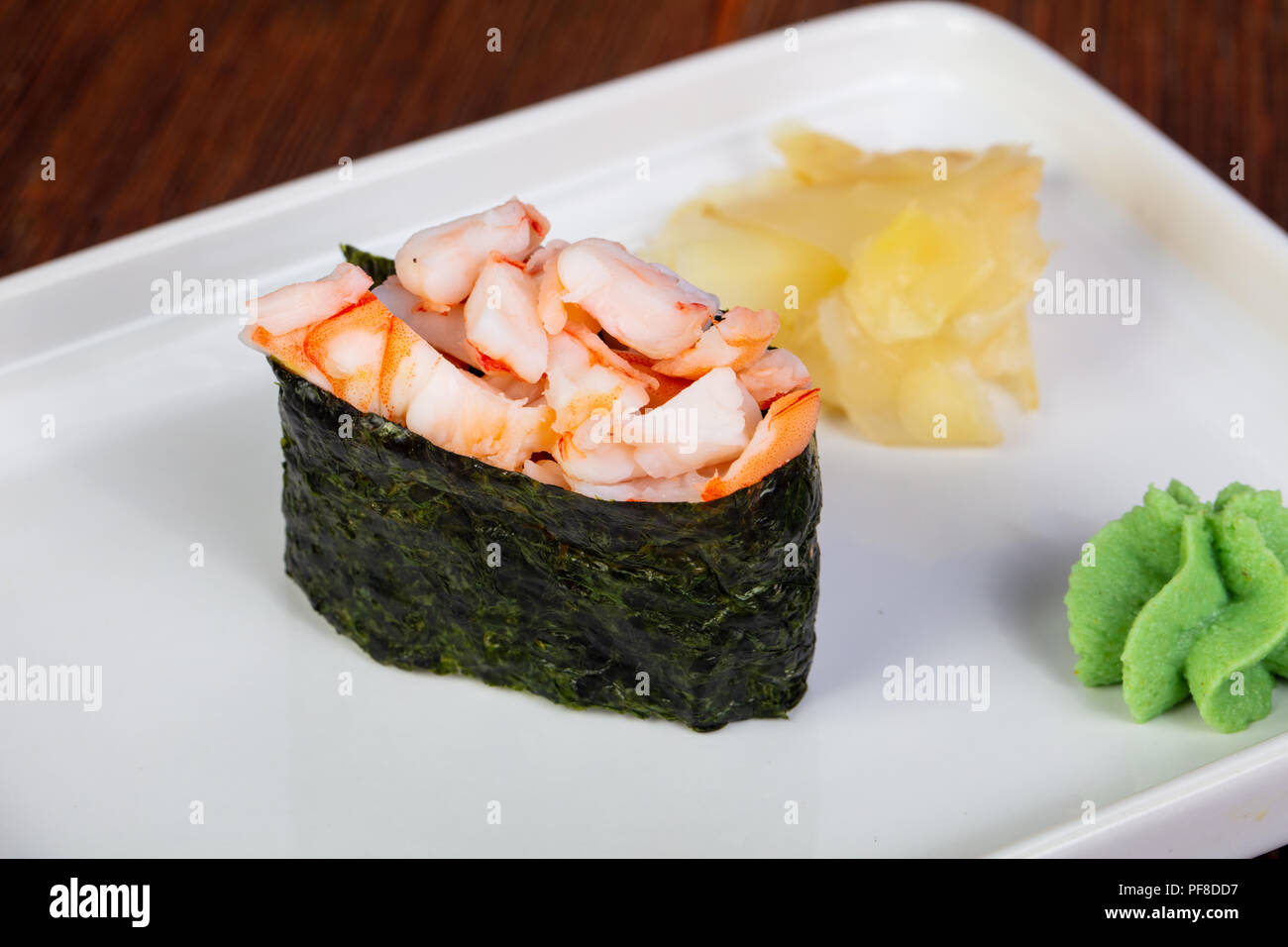 Japanese sushi gunkan with prawn Stock Photo - Alamy