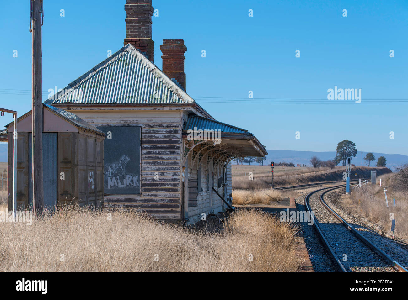 Closed railway lines hi-res stock photography and images - Alamy