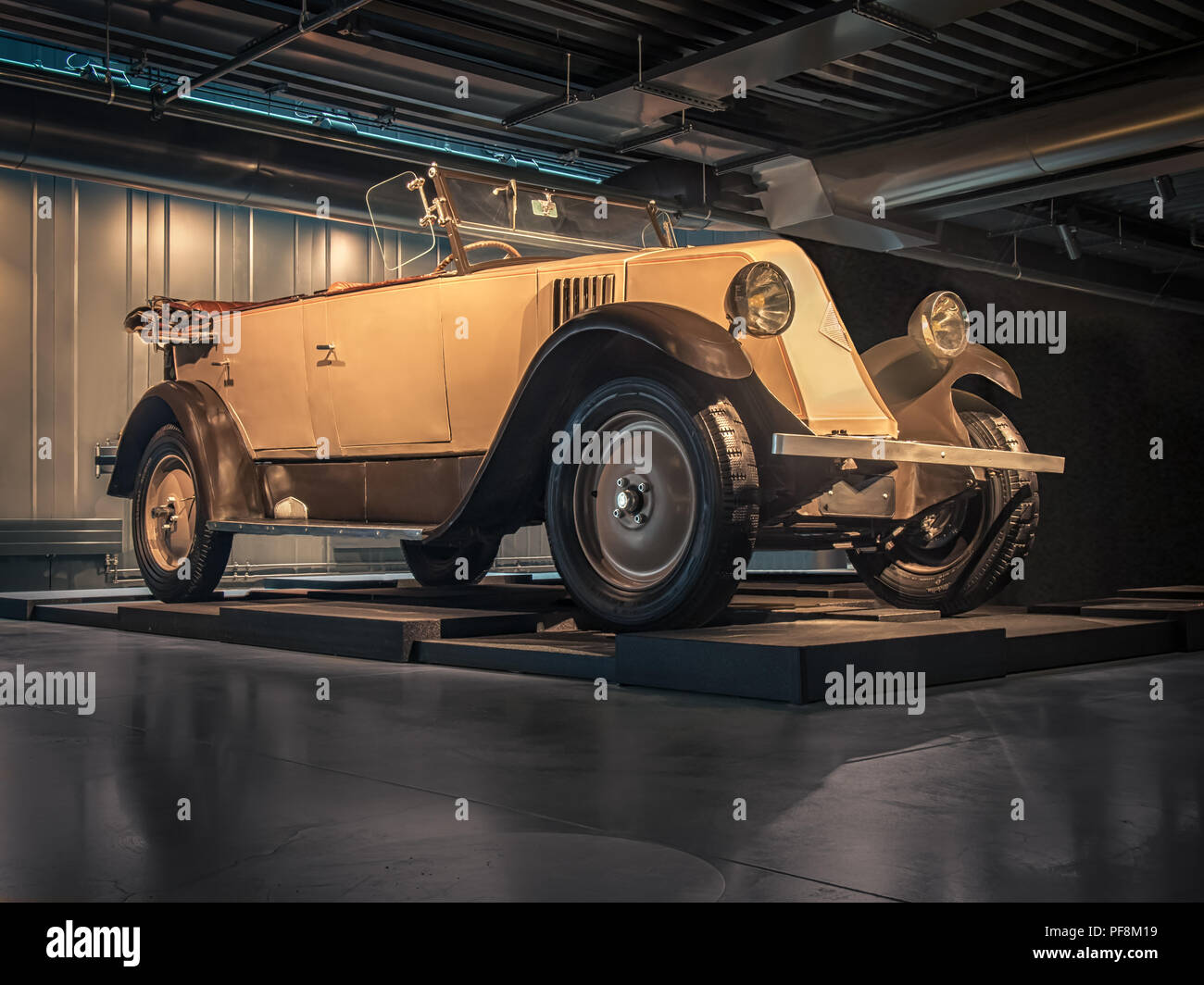 Renault 10 hi-res stock photography and images - Alamy
