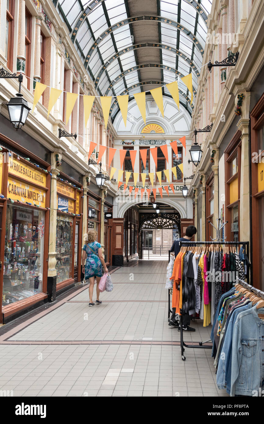 Hepworths arcade hi-res stock photography and images - Alamy