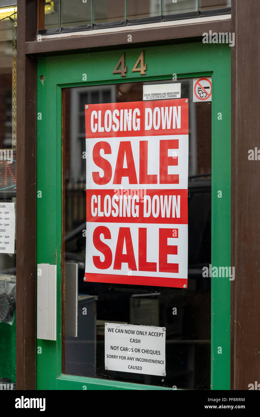 Shop window sale poster hi-res stock photography and images - Alamy