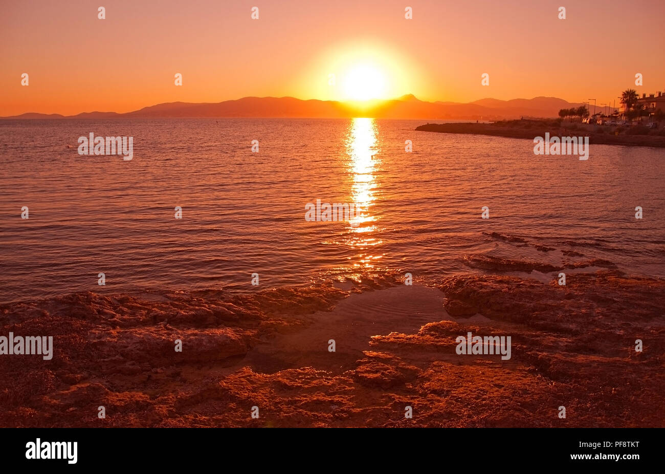 Beautiful romantic red summer sunset over Palma bay in Mallorca, Spain ...