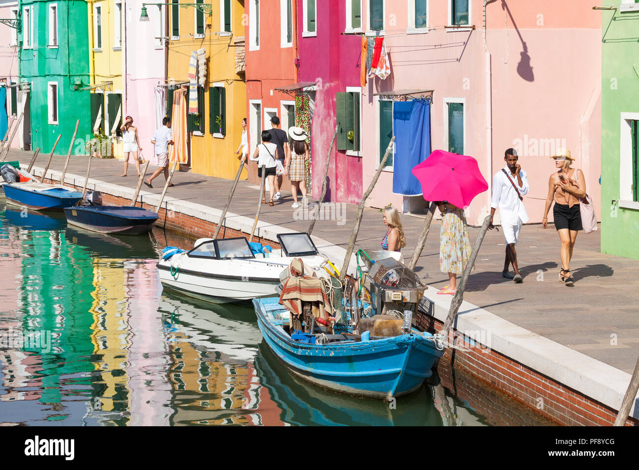Italy boat evening hi-res stock photography and images - Alamy