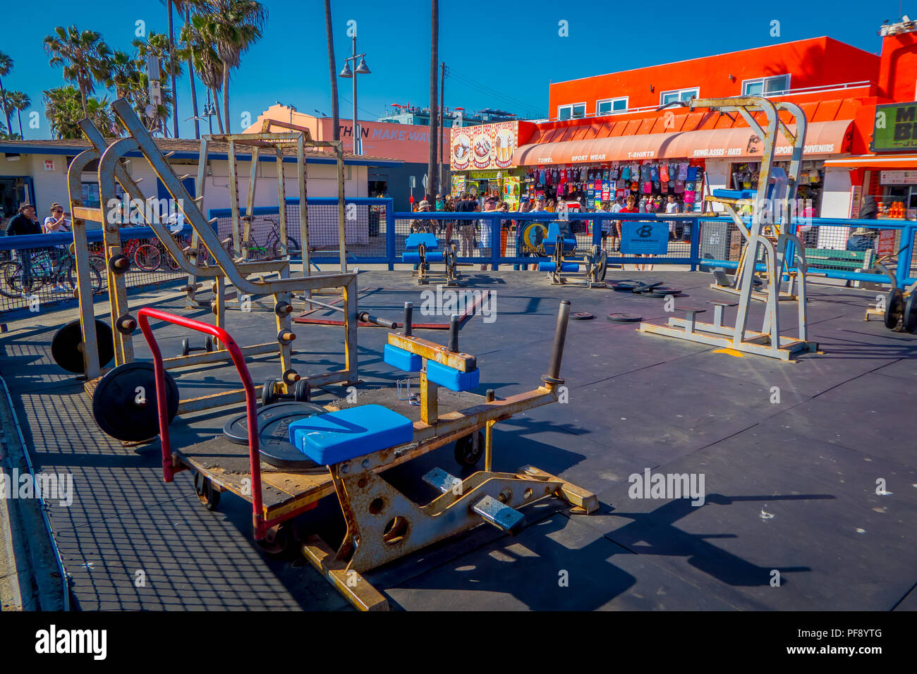 Los Angeles, California, USA, JUNE, 15, 2018: Muscle Beach gym on ...
