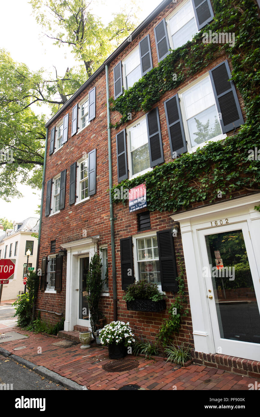 Georgetown neighborhood row houses hi-res stock photography and images ...