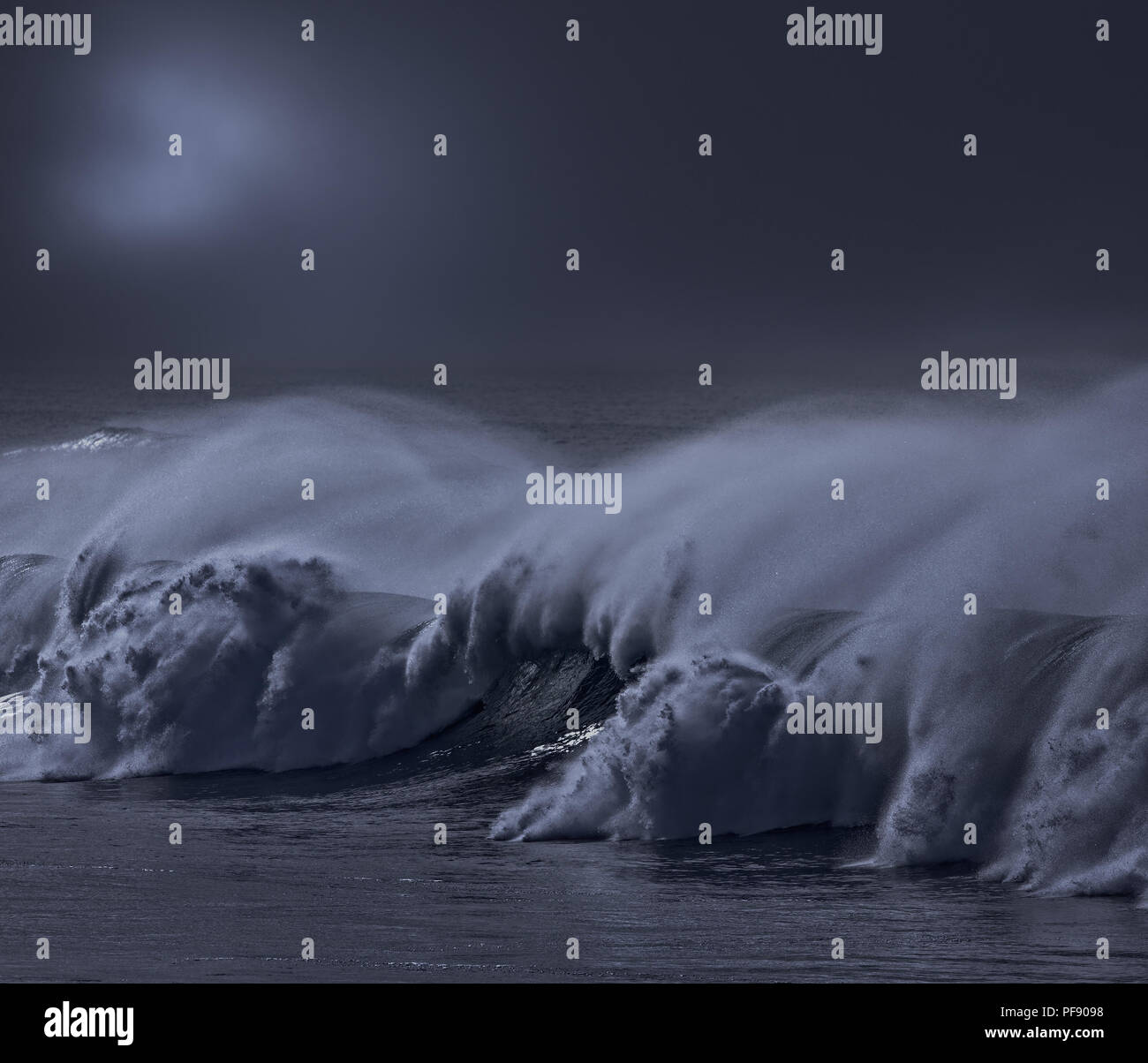 Night wave hi-res stock photography and images - Alamy