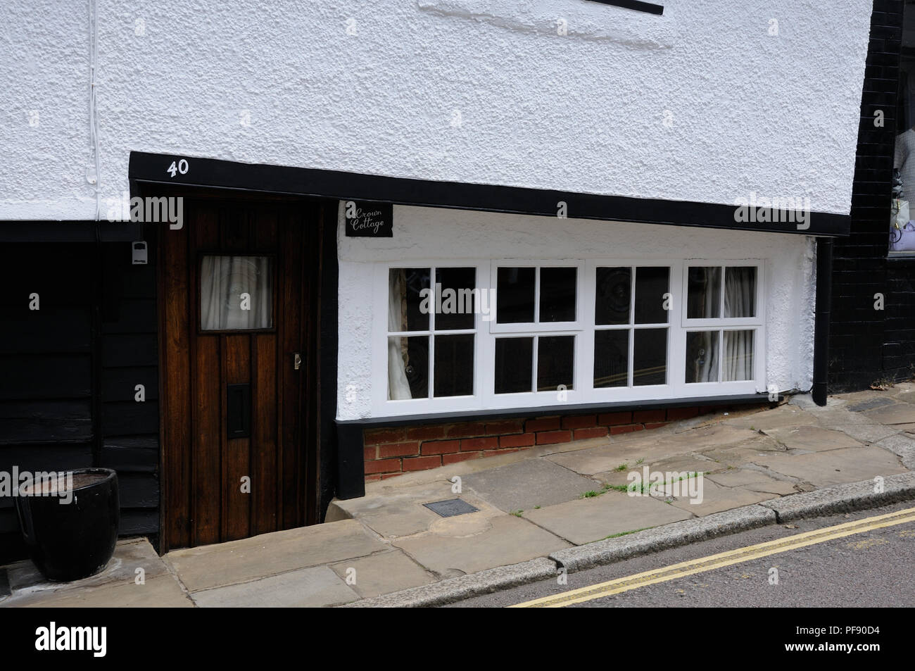 Crown Cottage, Fore Street, Hatfield, Hertfordshire,has an overhanging ...