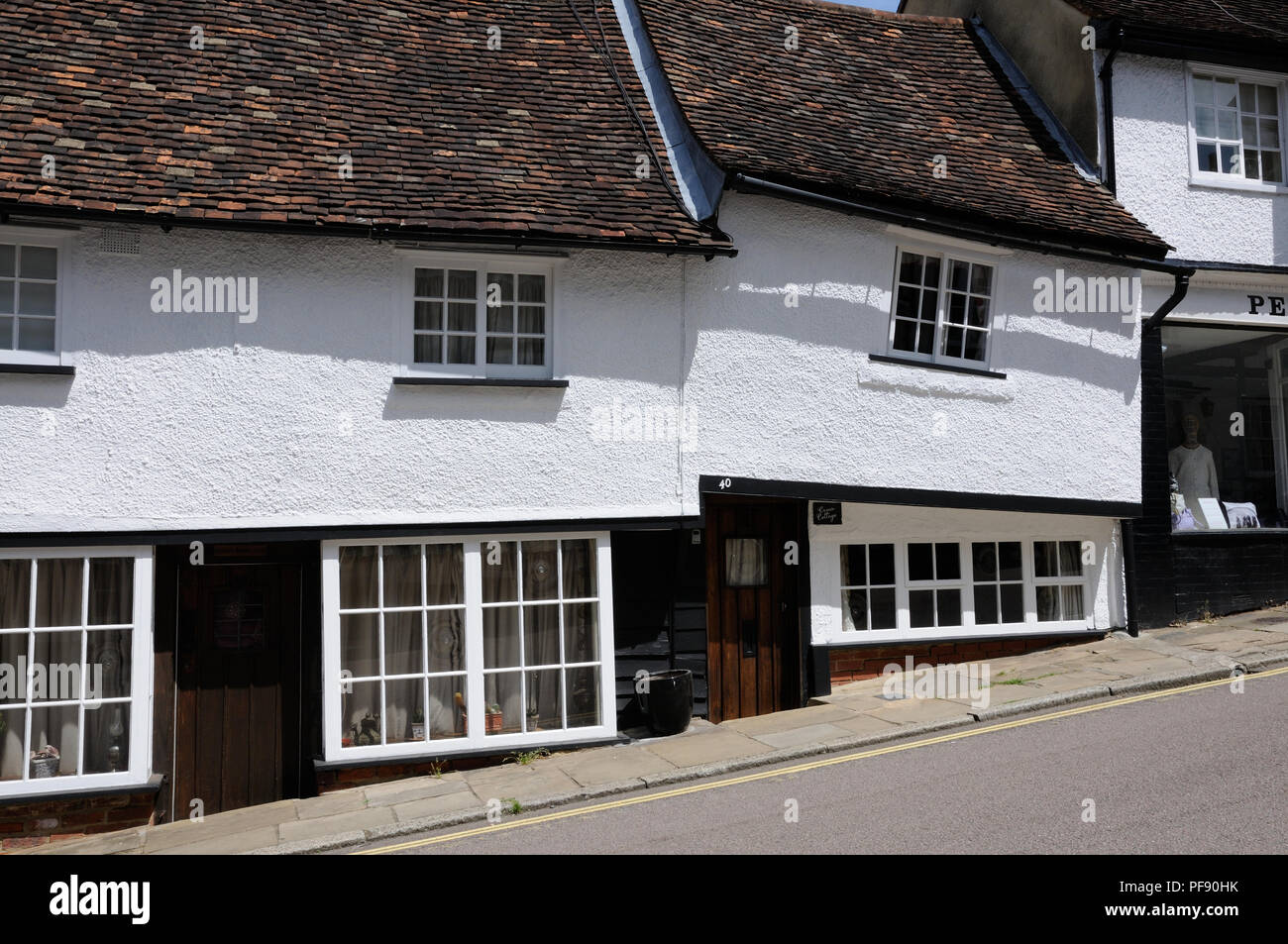 Crown Cottage, Fore Street, Hatfield, Hertfordshire, has an overhanging ...