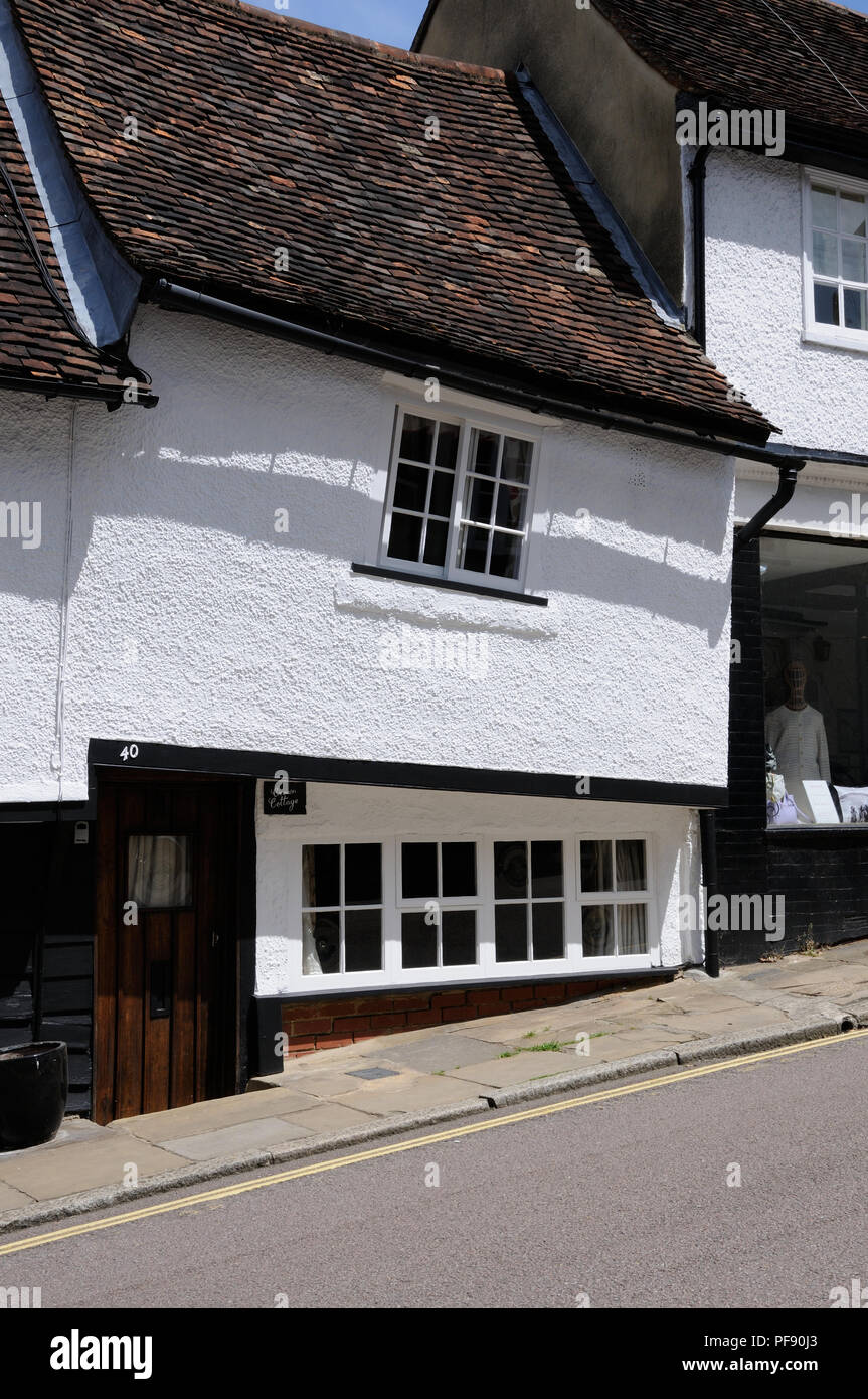 Crown Cottage, Fore Street, Hatfield, Hertfordshire, has an overhanging ...