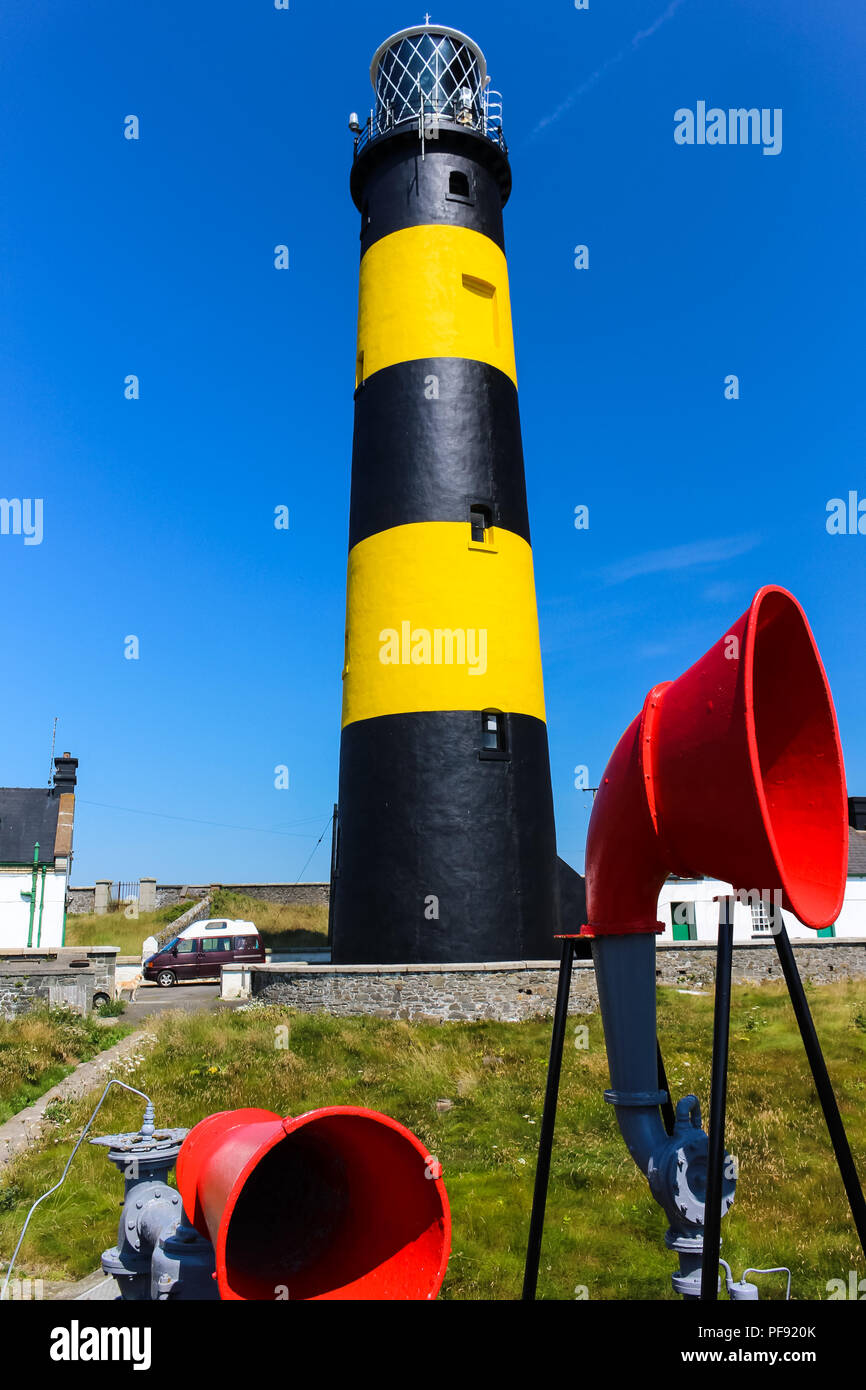 Yellow And Black Lighthouse Stock Photos & Yellow And Black Lighthouse ...