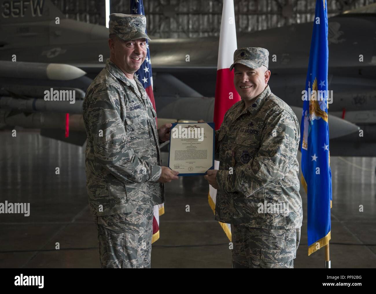 Farewell to the f 16 hi-res stock photography and images - Alamy