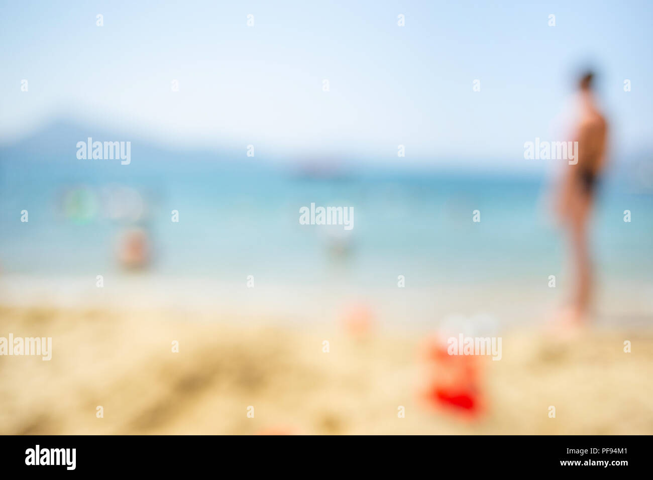 Summer background with blurred beach. Vacation and holiday concept ...