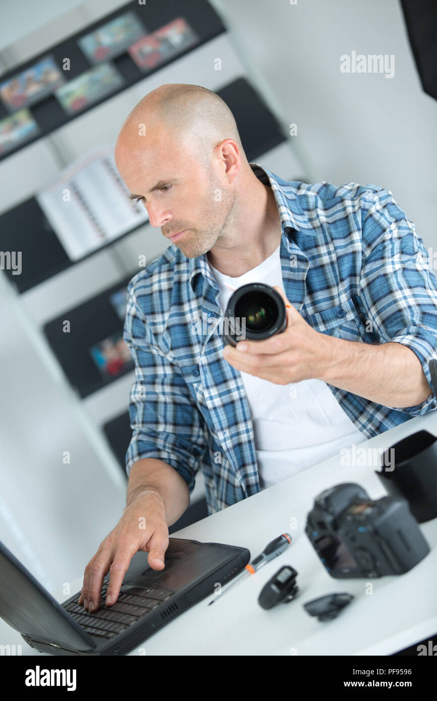 Checking images hi-res stock photography and images - Alamy