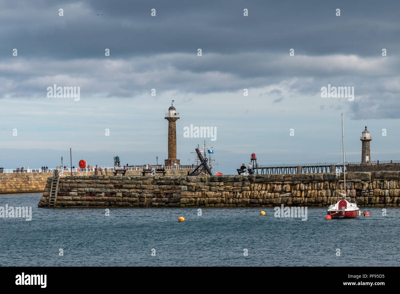 View of the East and West breakwater lights, Whitby Piers Stock Photo ...