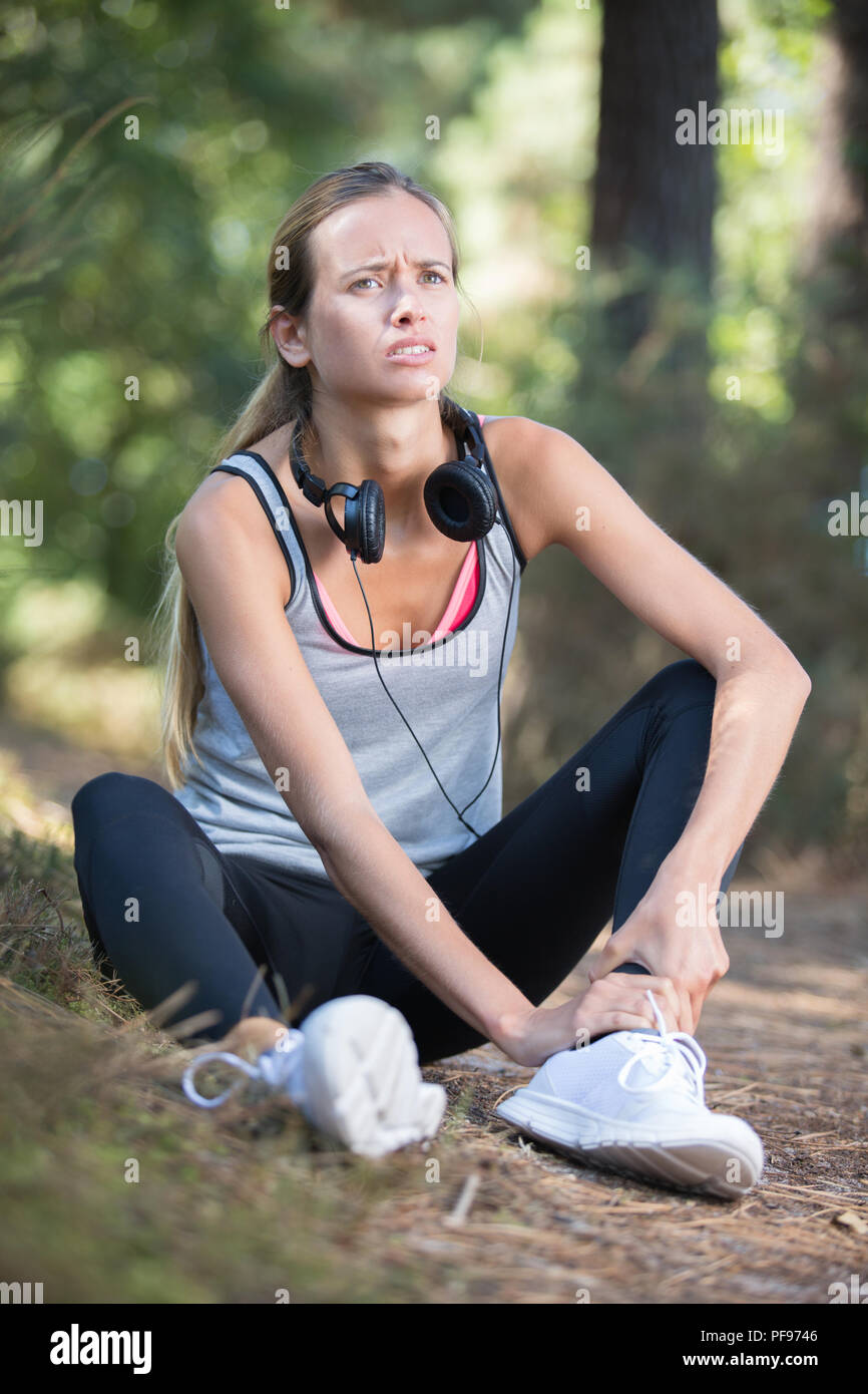 running injury leg accident Stock Photo - Alamy