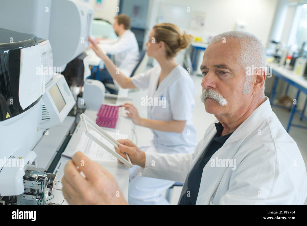 Male laboratory worker hi-res stock photography and images - Alamy