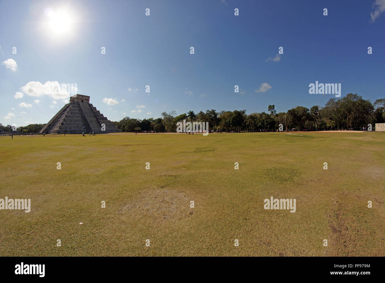Historic Mayan temple Chichen Itza in Yucatan, Mexico Stock Photo - Alamy