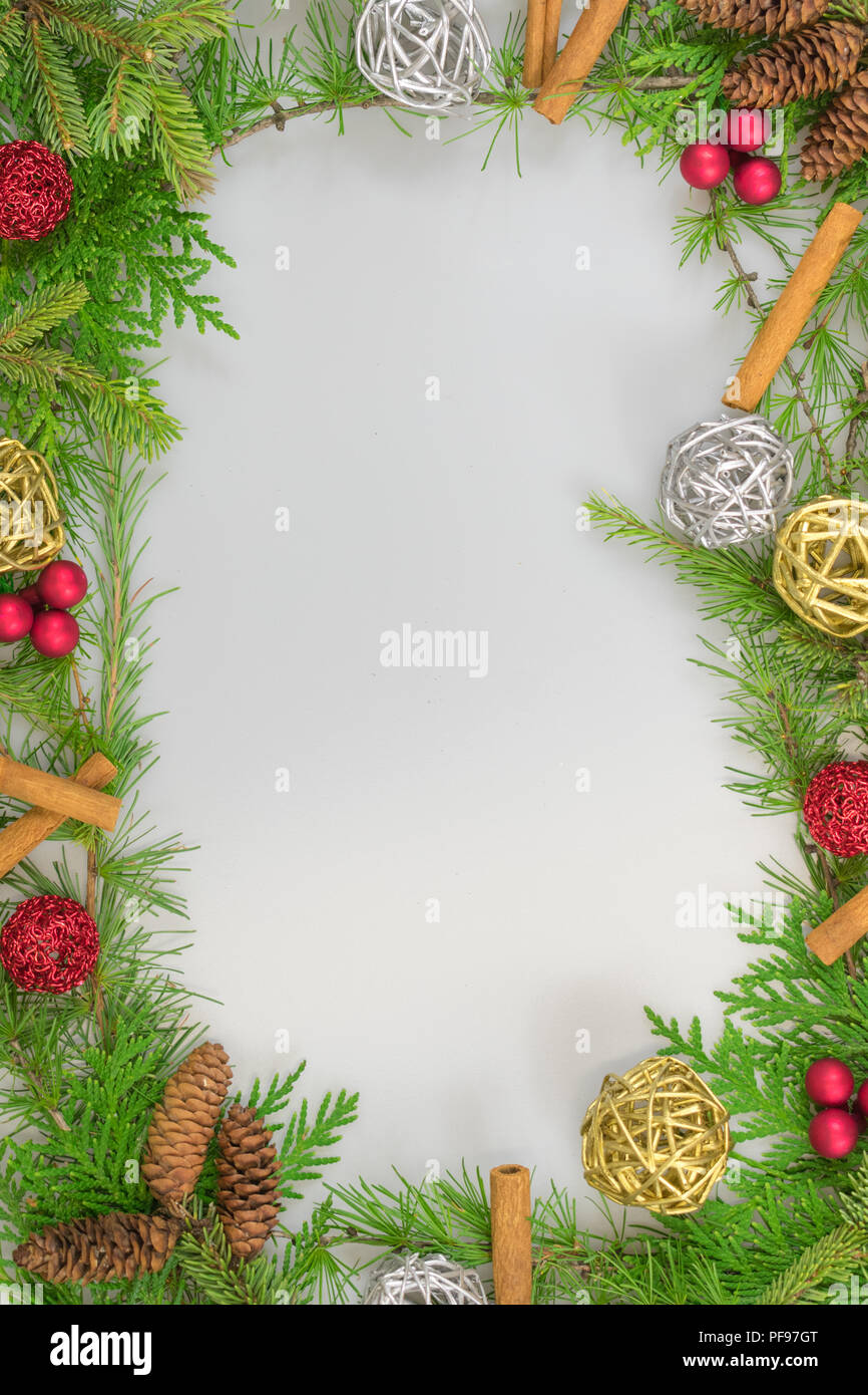 Gold silver pine cones hi-res stock photography and images - Alamy