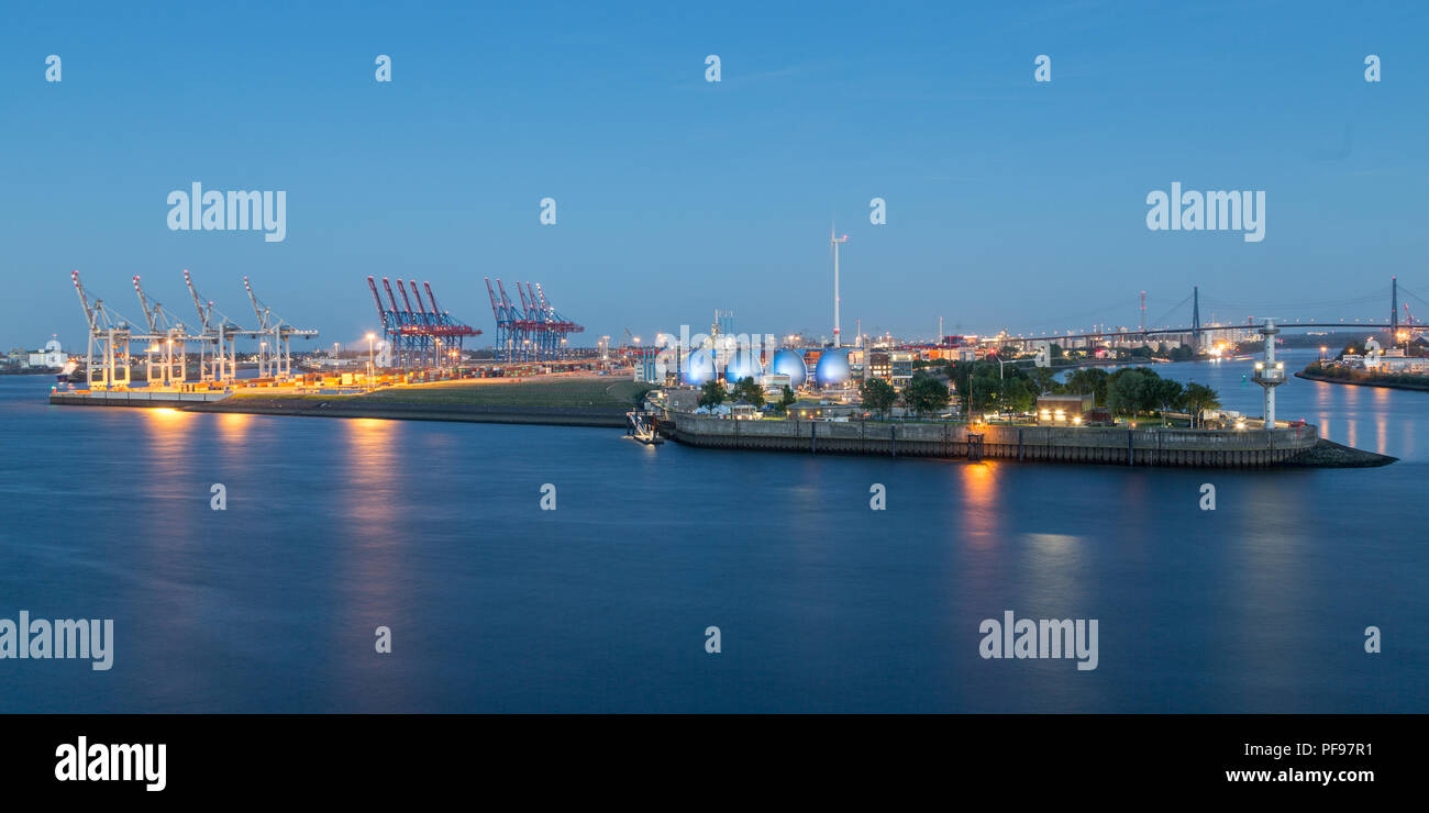 Hamburg port infrastructure hi-res stock photography and images - Alamy
