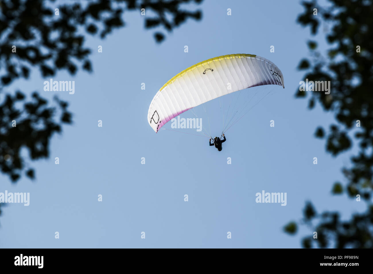 Pilot chute hi-res stock photography and images - Alamy