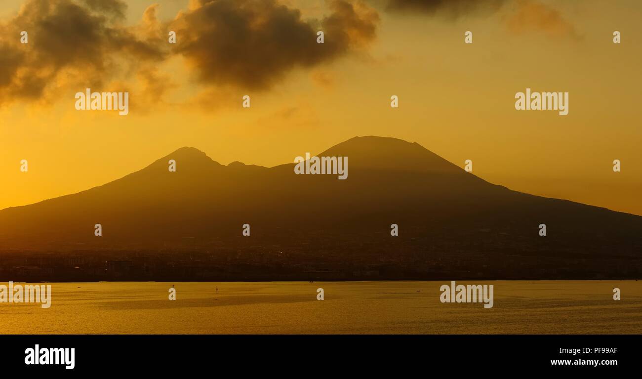 Golden hour and Mount Vesuvius Gulf of Naples Stock Photo - Alamy