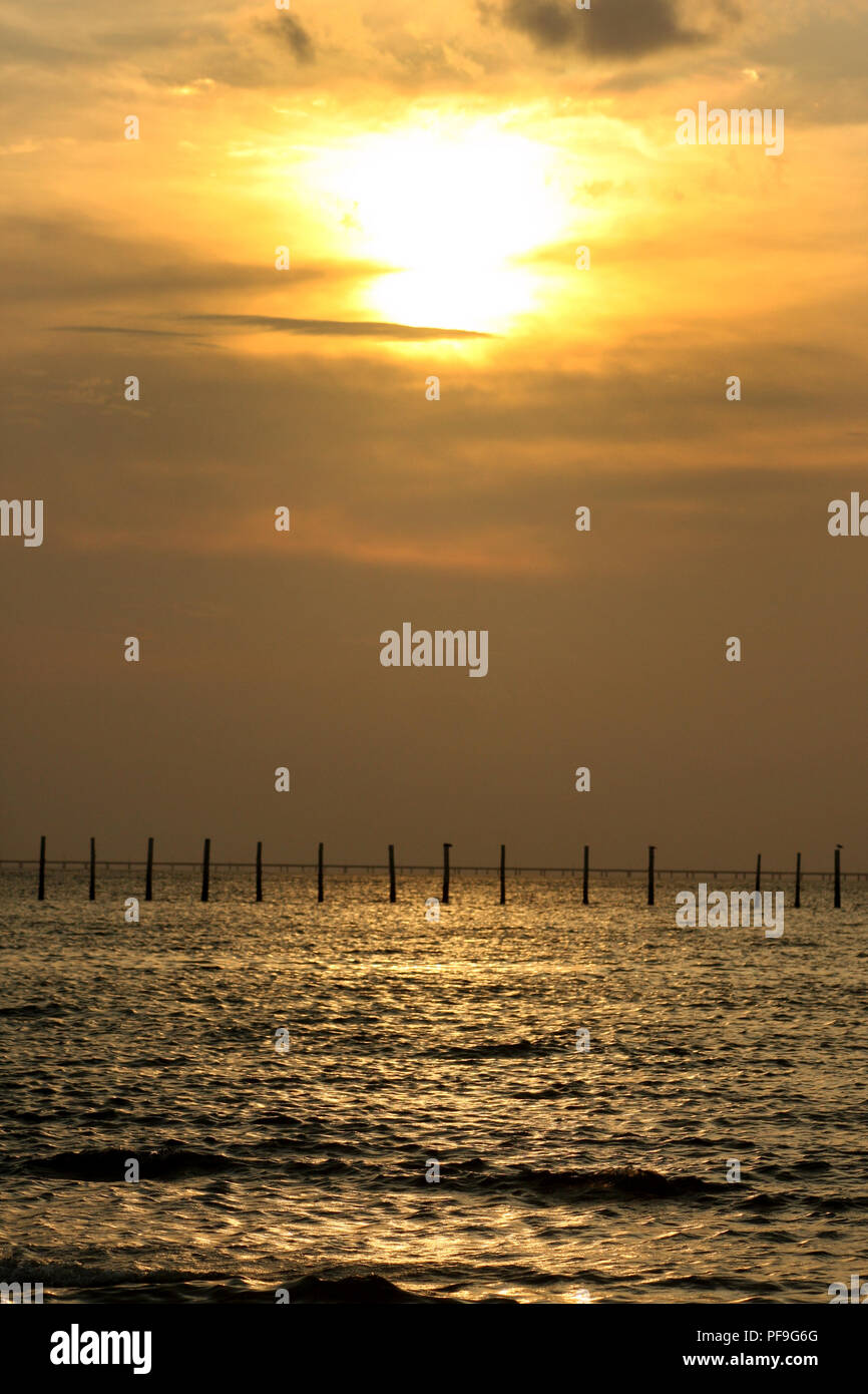 View of the ocean before sunset. Virginia Beach, USA Stock Photo - Alamy
