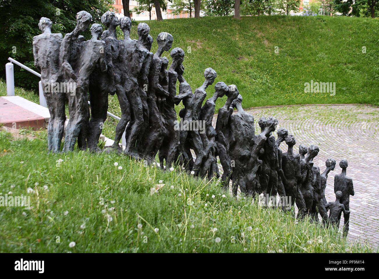 'THE PIT' MEMORIAL TO JEWS MURDERED IN MINSK IN THE SECOND WORLD WAR ...