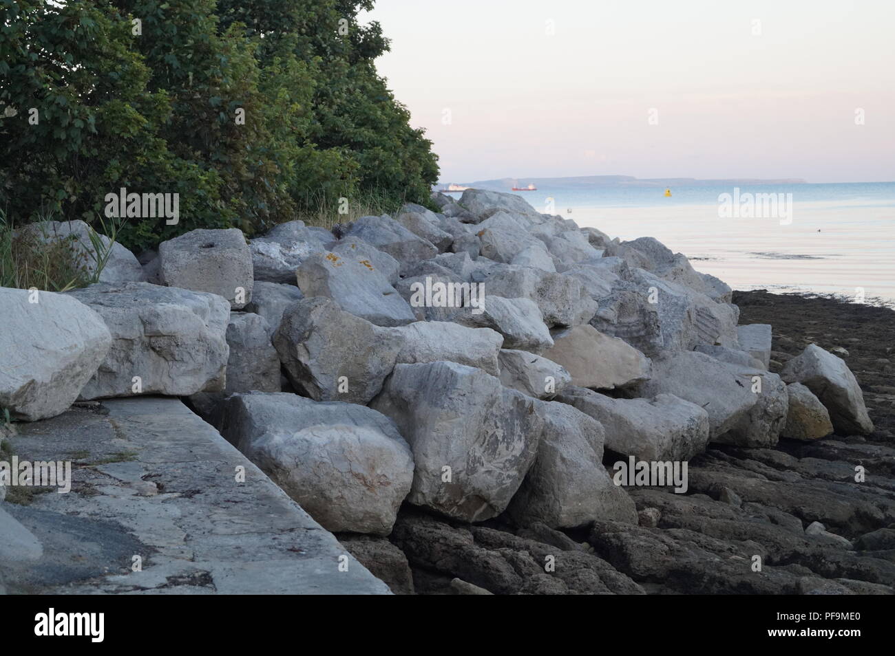 Breakwater rocks hi-res stock photography and images - Alamy