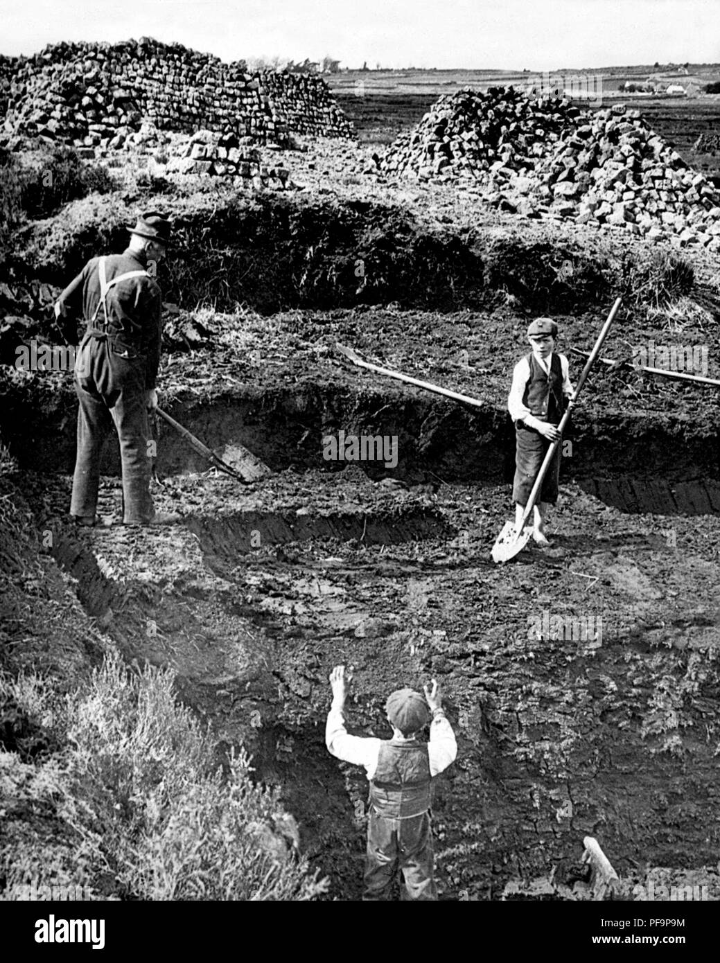 Peat cutting in ireland old hi-res stock photography and images - Alamy