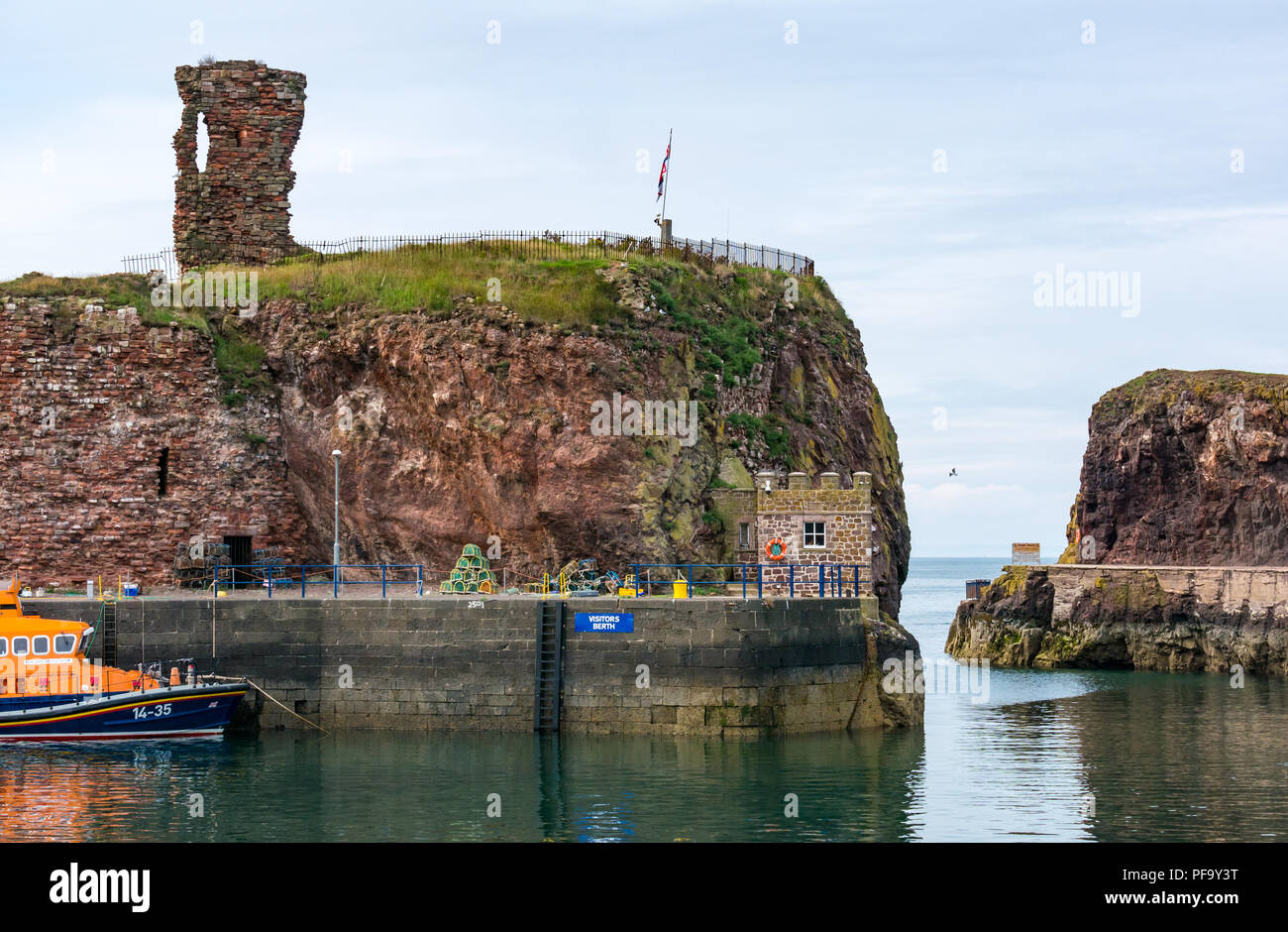 Dunbar Castle Scotland High Resolution Stock Photography and Images - Alamy