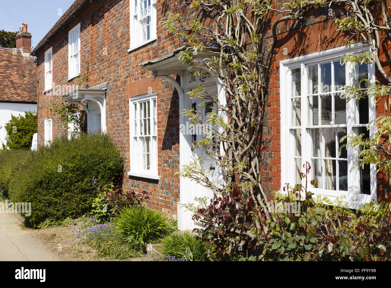 Typical row british terraced houses hi-res stock photography and images ...