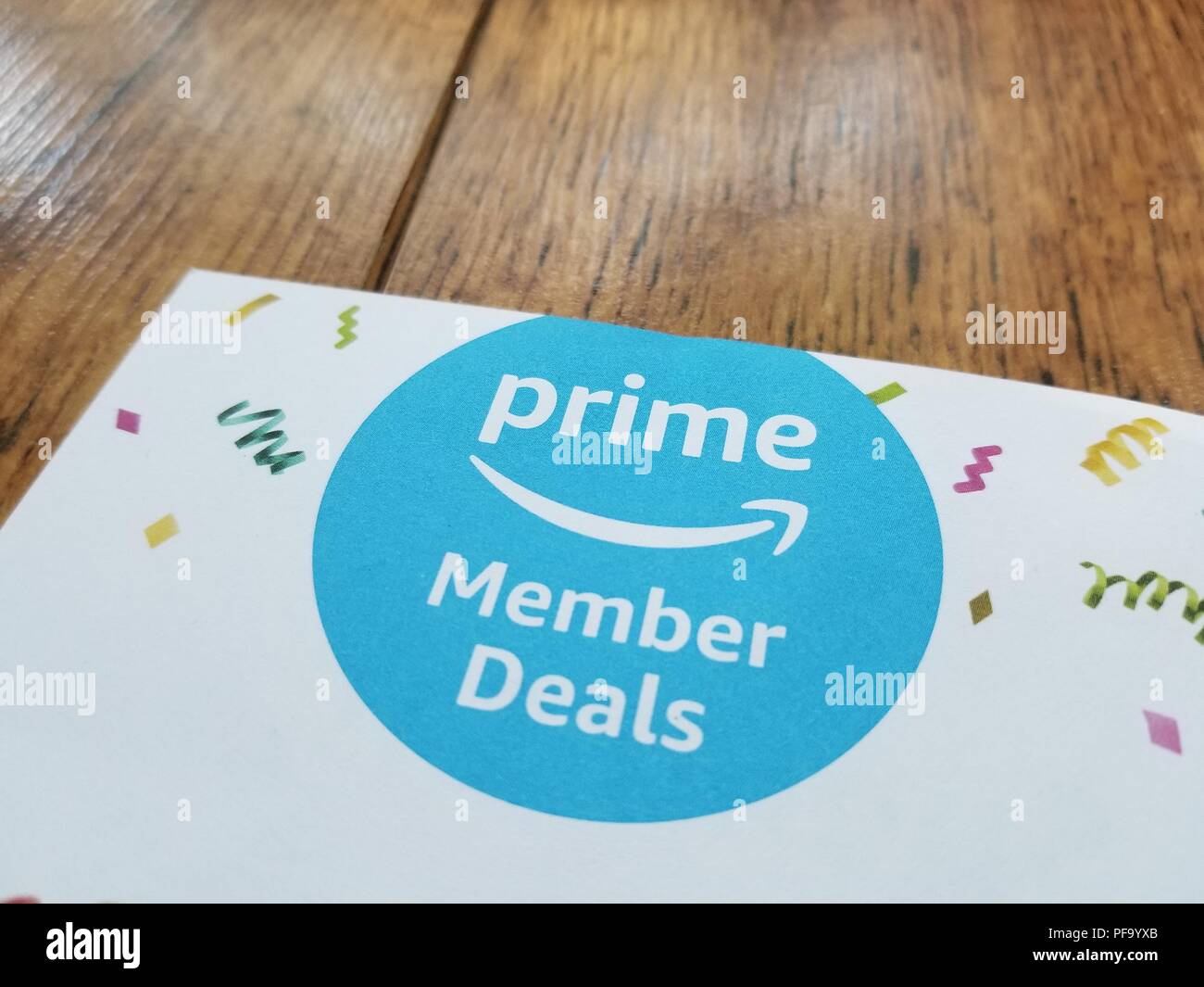 Amazon prime member deals hi-res stock photography and images - Alamy