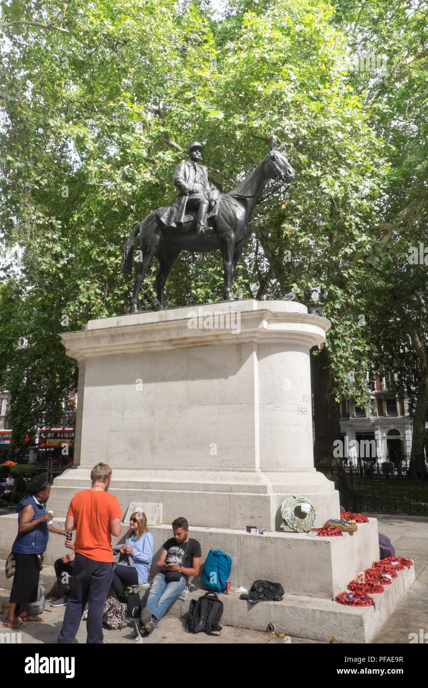 Ferdinand Foch,equestrian,horse,statue,at, entrance,to,Lower Grosvenor ...