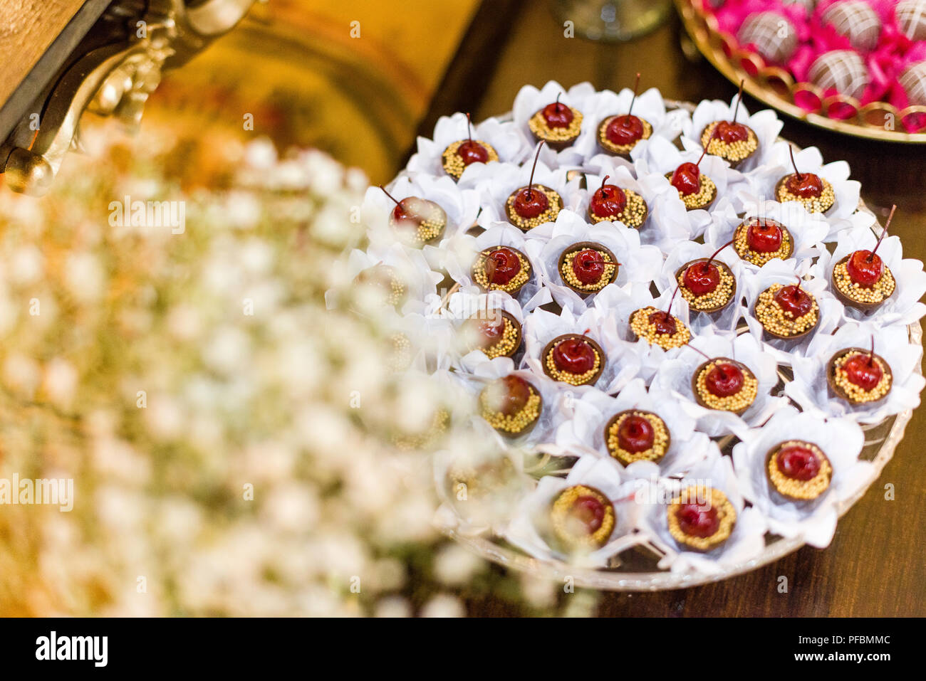 Candy table hi-res stock photography and images - Alamy