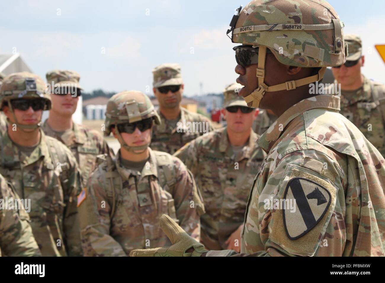 2 8 cav hi-res stock photography and images - Alamy