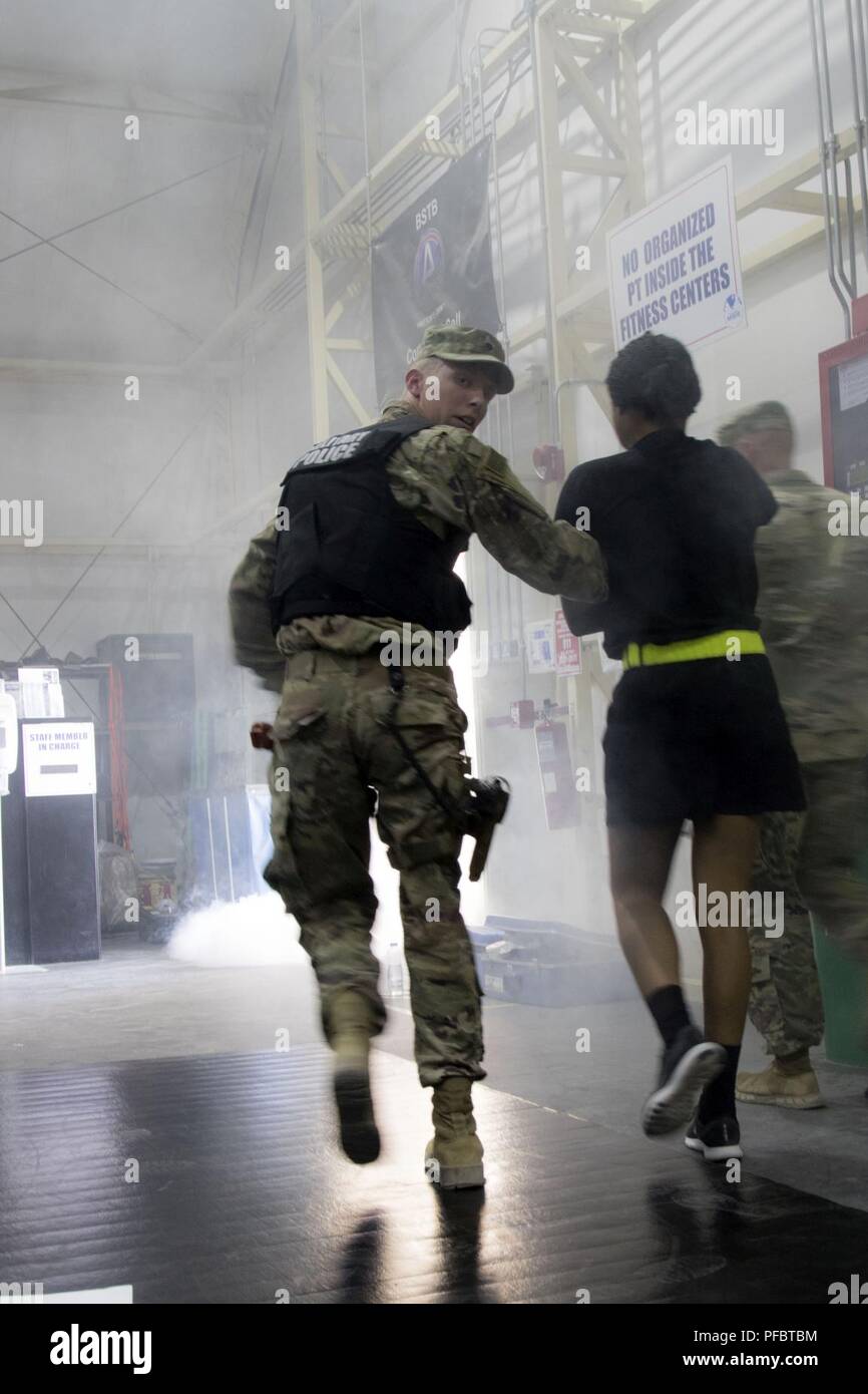 202nd military police company hi-res stock photography and images - Alamy