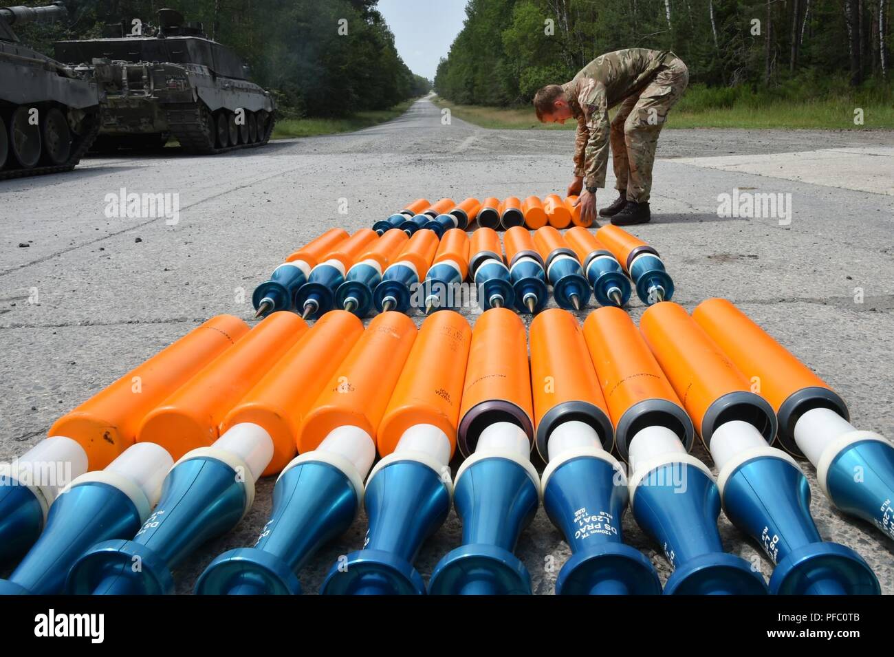 Challenger ii tanks hi-res stock photography and images - Alamy