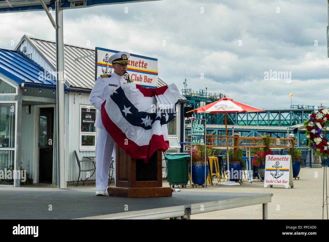 BREMERTON, Wash. (June 7, 2018) Capt. David Kurtz, executive officer ...