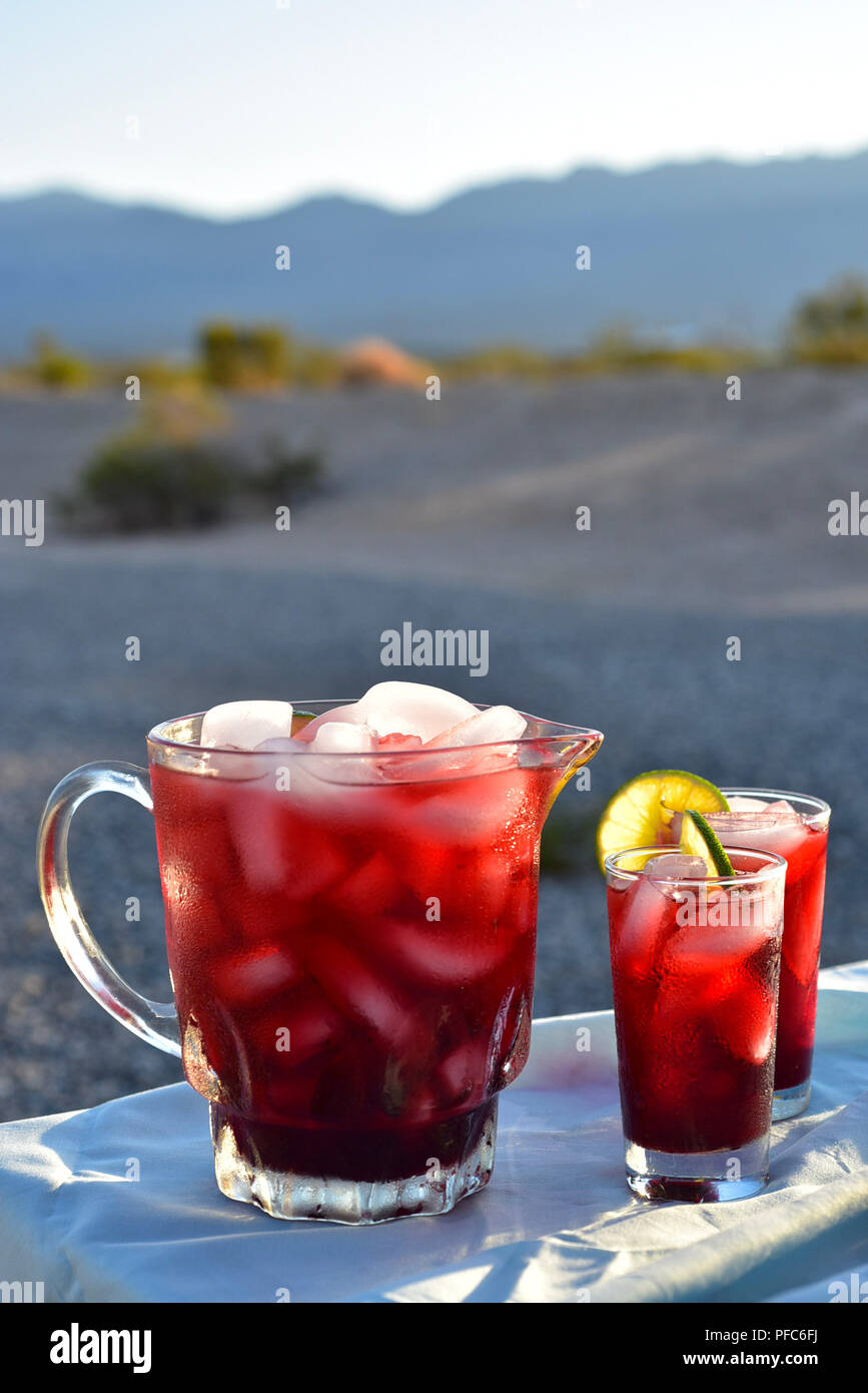 Cold drink hi-res stock photography and images - Alamy