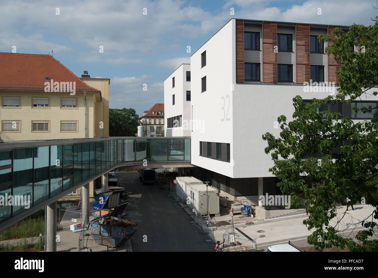 Dresden, Germany. 20th Aug, 2018. A new building complex with surgical ...