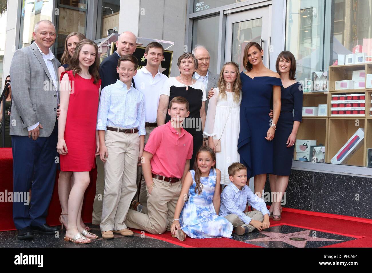 Los Angeles, CA, USA. 20th Aug, 2018. Jennifer Garner and Family, Bill ...