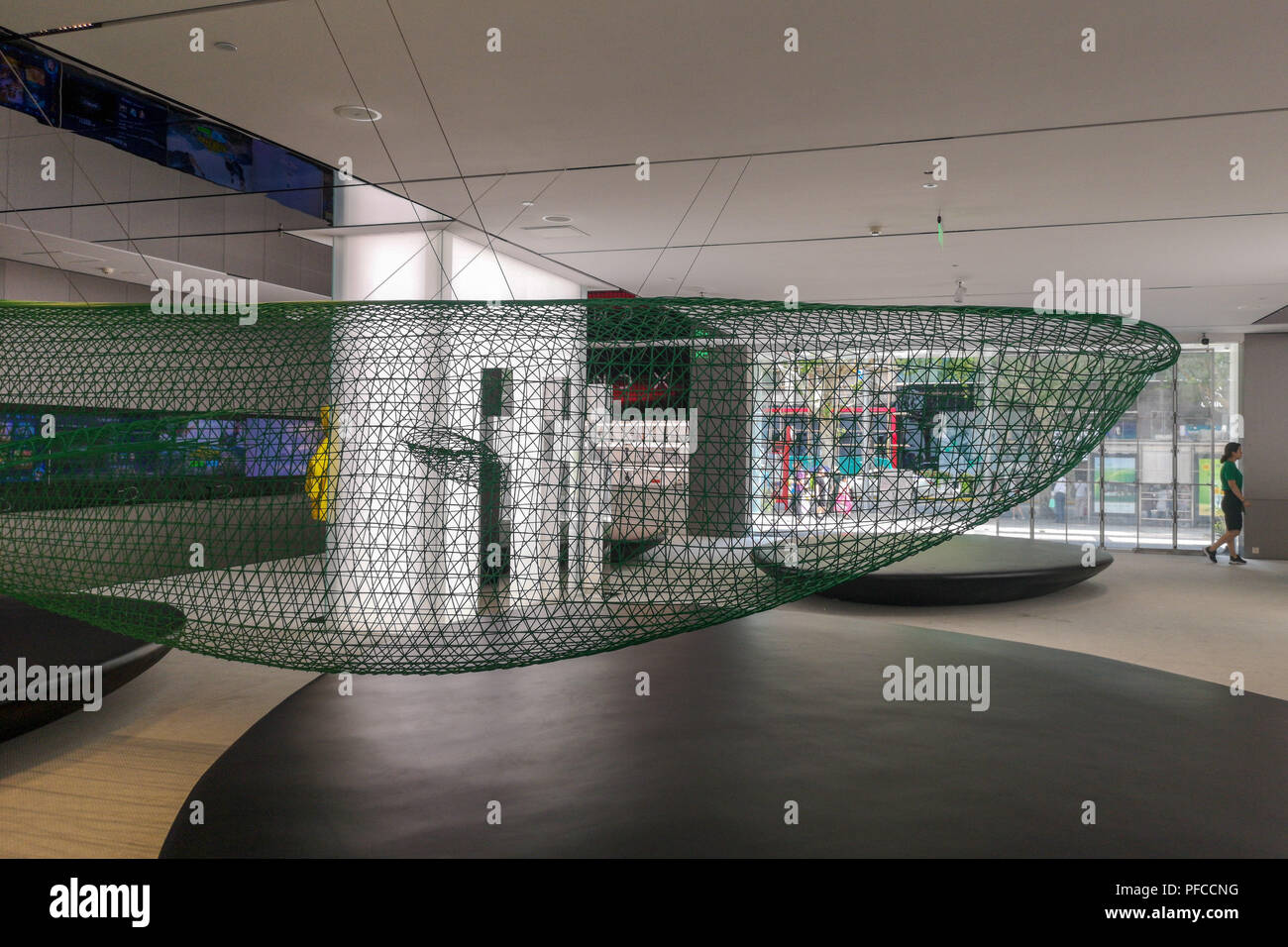 19:9 smartphones hi-res stock photography and images - Alamy