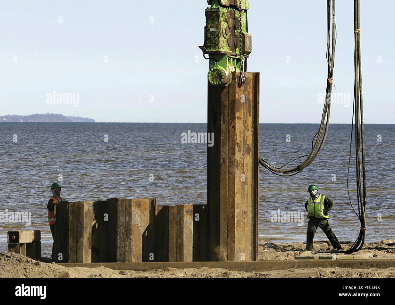 Sheet piles hi-res stock photography and images - Alamy