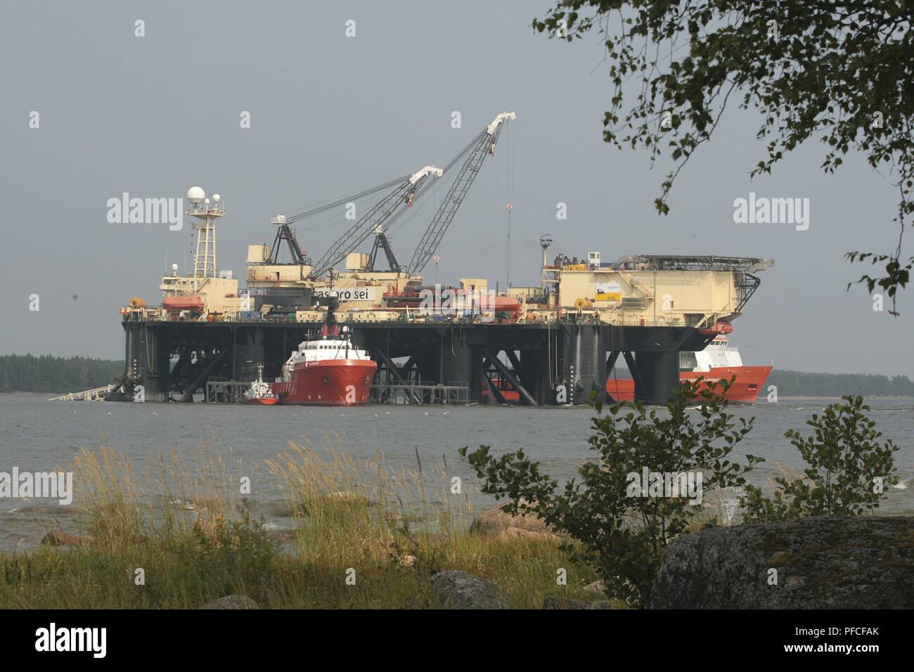 Pipelay vessel hi-res stock photography and images - Alamy