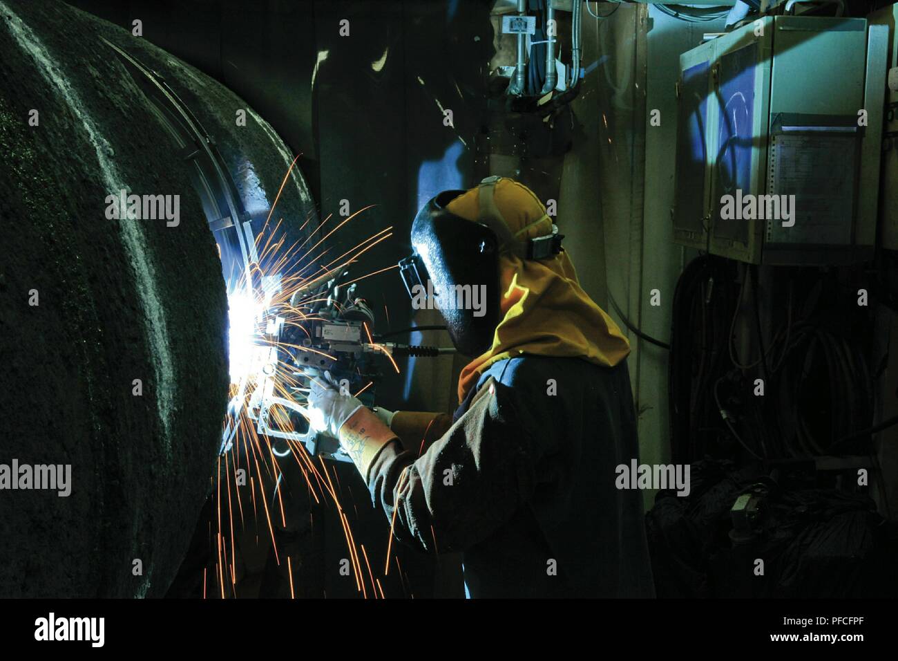 Pipelay vessel hi-res stock photography and images - Alamy