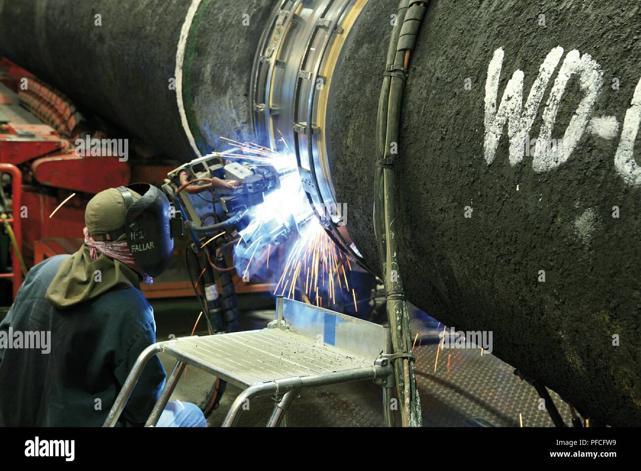 Sealing vessel hi-res stock photography and images - Alamy