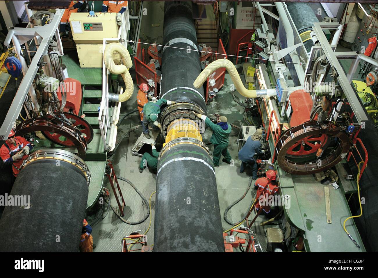 Pipelaying vessel hi-res stock photography and images - Alamy