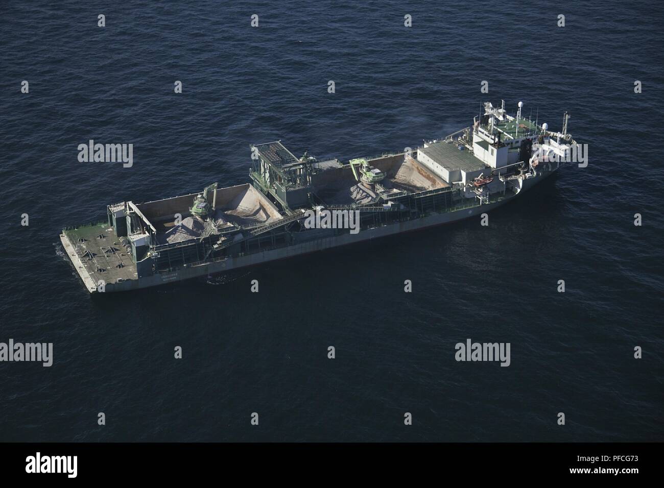 Russia. 21st Aug, 2018. The Seahorse places gravel on the seabed. For ...