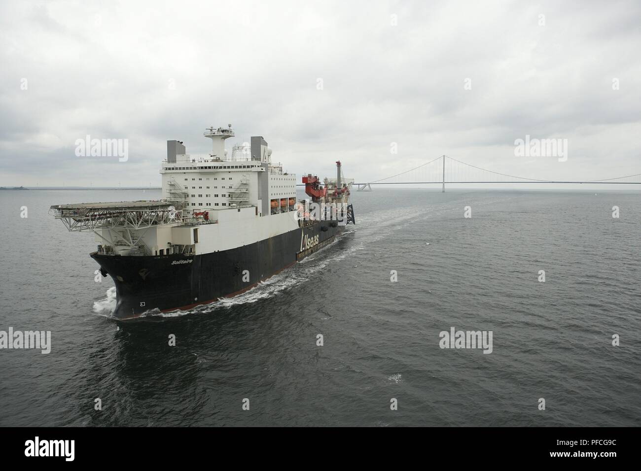 Russia. 21st Aug, 2018. The pipelay vessel Solitaire (Allseas) passes ...