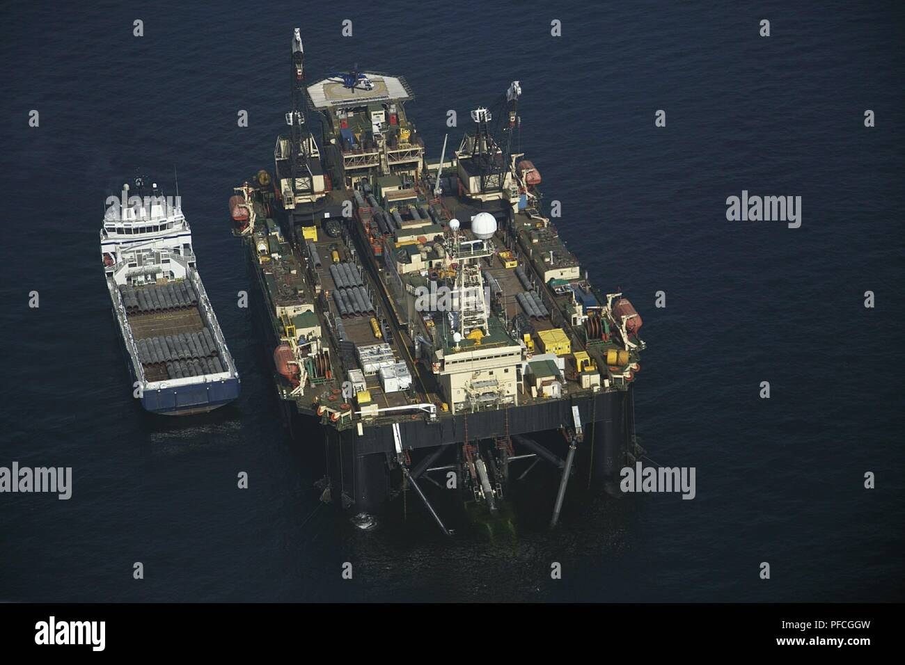 Offshore pipe laying vessel hi-res stock photography and images - Alamy